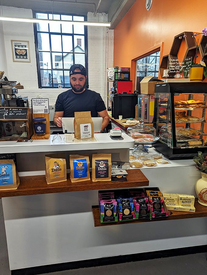 dahlia coffee co at the pivot center for art, dance and expression 7