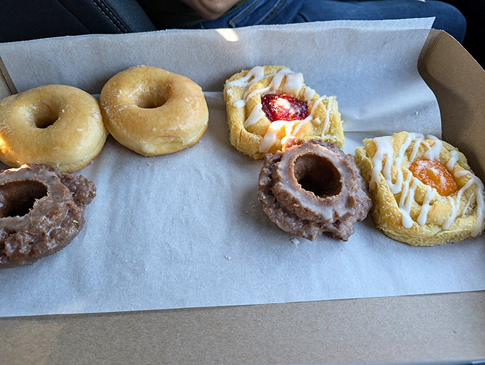 denny's doughnuts and bakery 3