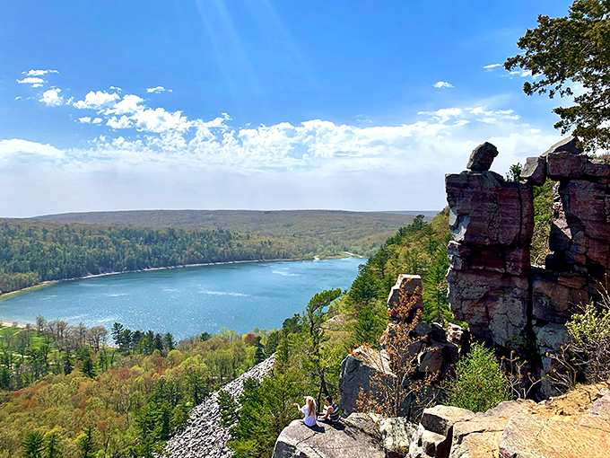 devil's doorway rock formation 1