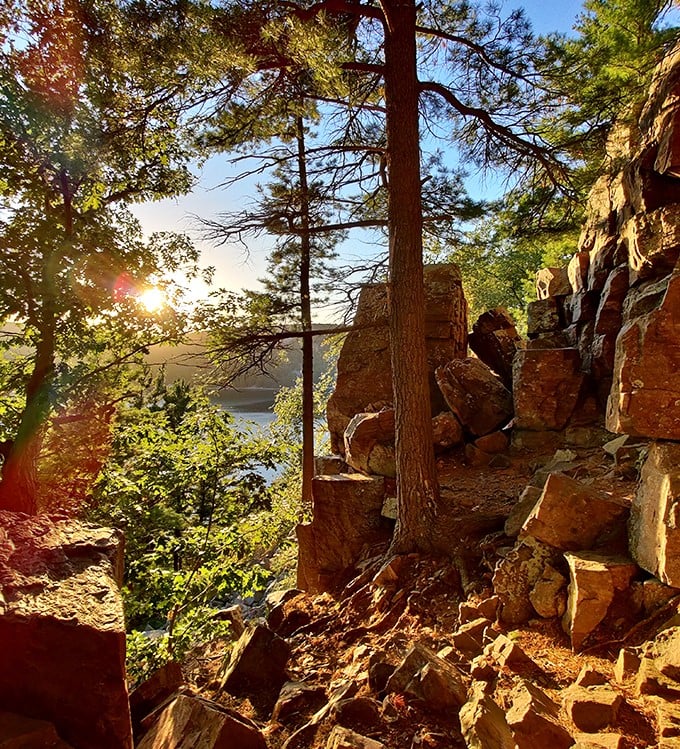 devil's doorway rock formation 6