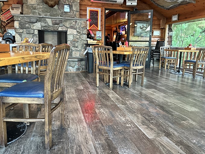 duffy&rsquo;s good time saloon 7