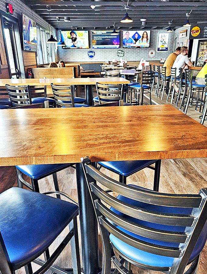 fella&rsquo;s loaded goat restaurant and bar 3