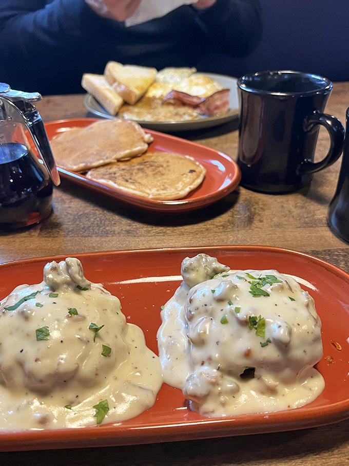 fella&rsquo;s loaded goat restaurant and bar 4