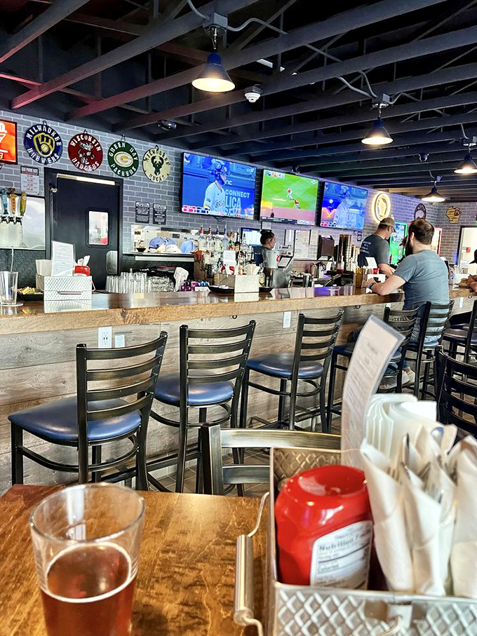 fella&rsquo;s loaded goat restaurant and bar 9