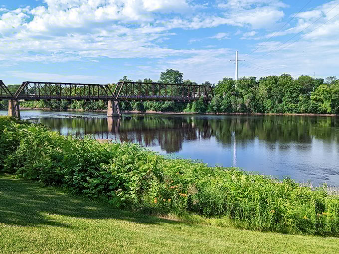 fella&rsquo;s loaded goat restaurant and bar 9