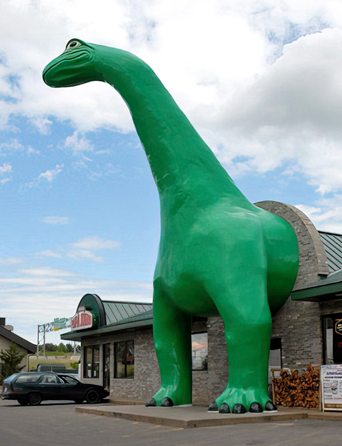 giant sinclair dinosaur at dino citgo 2 1