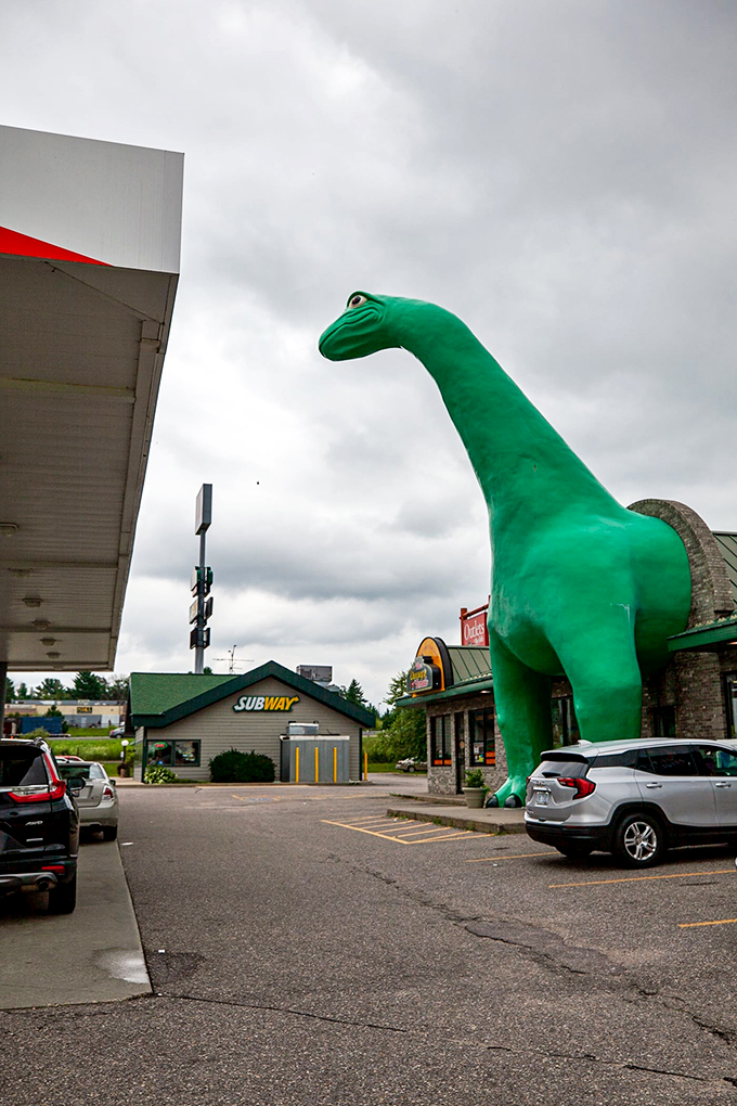 giant sinclair dinosaur at dino citgo 2 2