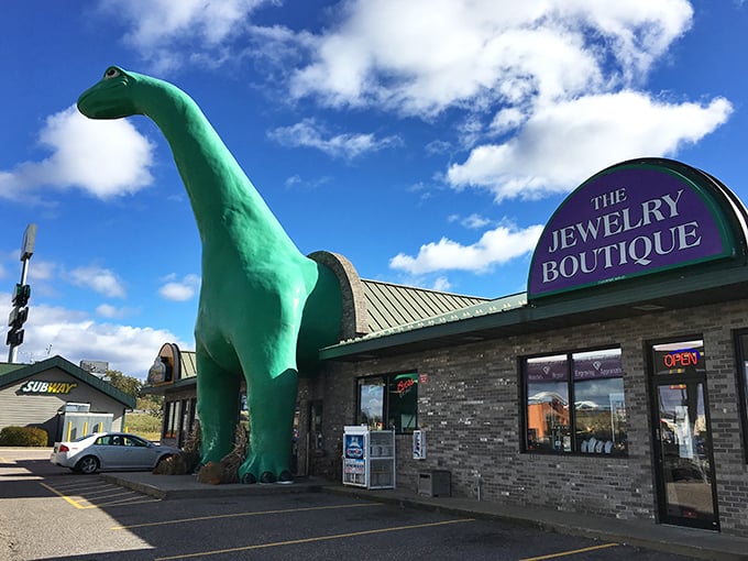 giant sinclair dinosaur at dino citgo 2 3