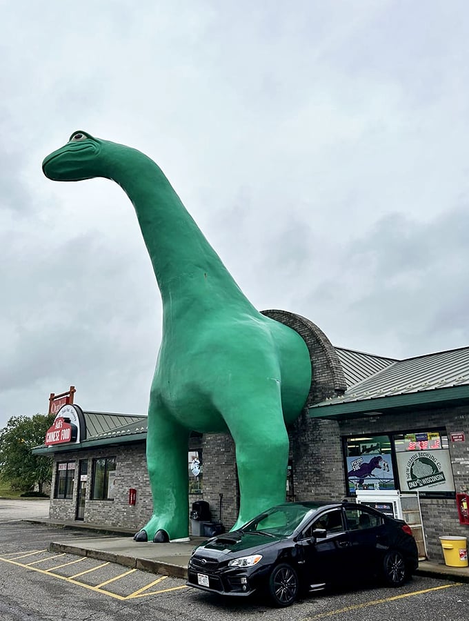 giant sinclair dinosaur at dino citgo 2 3