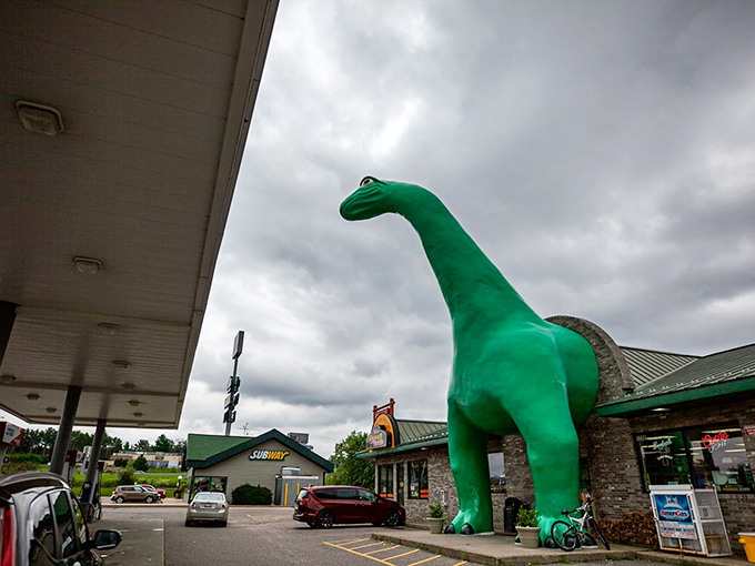 giant sinclair dinosaur at dino citgo 2 5