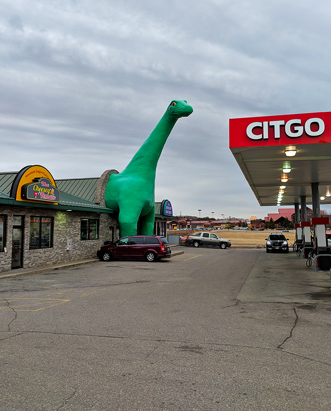 giant sinclair dinosaur at dino citgo 2 5