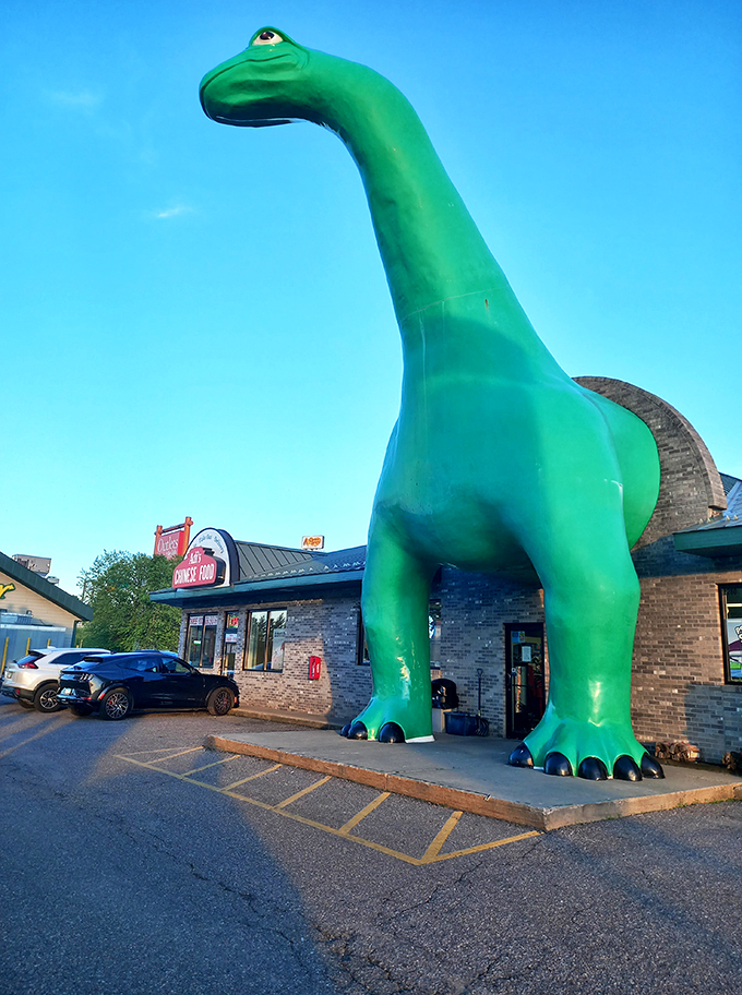 giant sinclair dinosaur at dino citgo 2 6