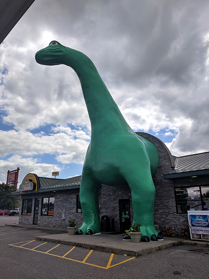 giant sinclair dinosaur at dino citgo 2 7