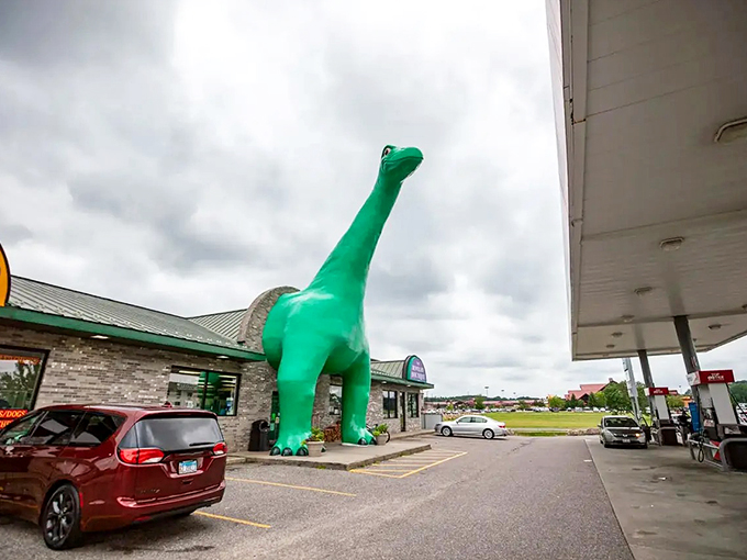 giant sinclair dinosaur at dino citgo 2 8