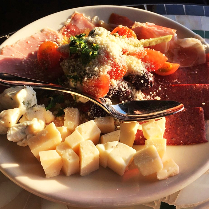 harry&rsquo;s prohibition bistro 5