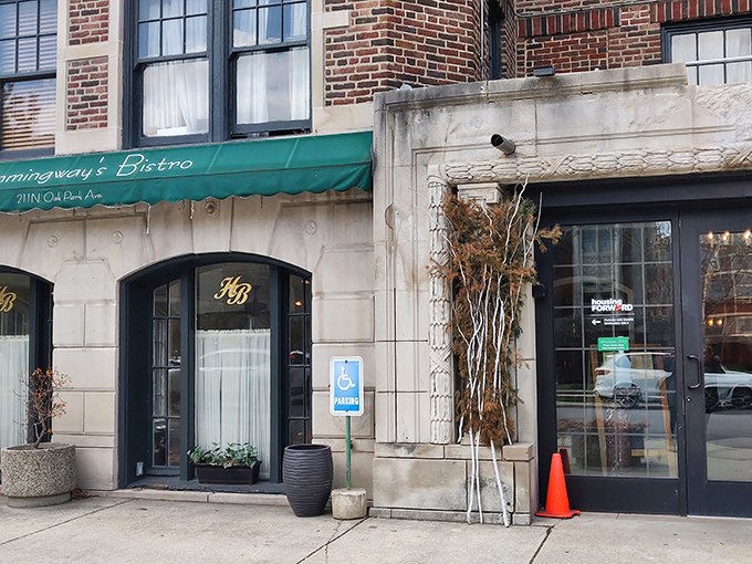 hemmingway's bistro 1