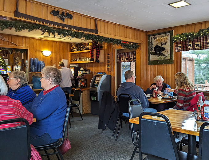 honey bear bar & grill 9