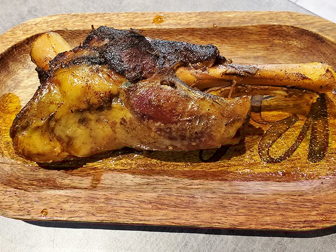 la mama restaurant 3