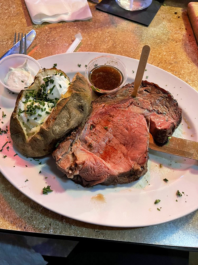 leff t&rsquo;s steak house & grill 6