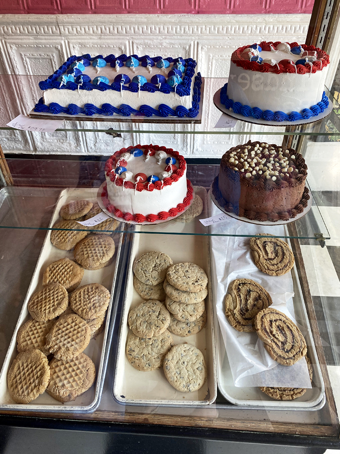 lindsey's bakery 6