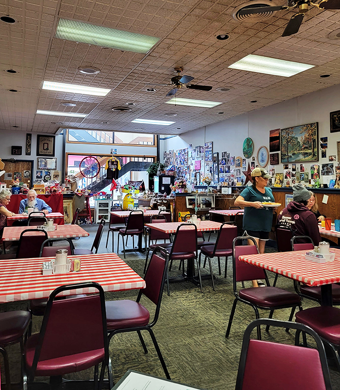 m & m family diner 5