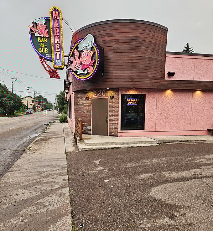 market bar b que and food trucks 1