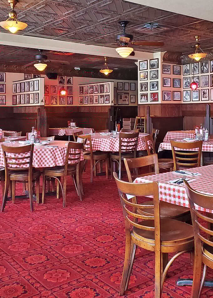 market bar b que and food trucks 3