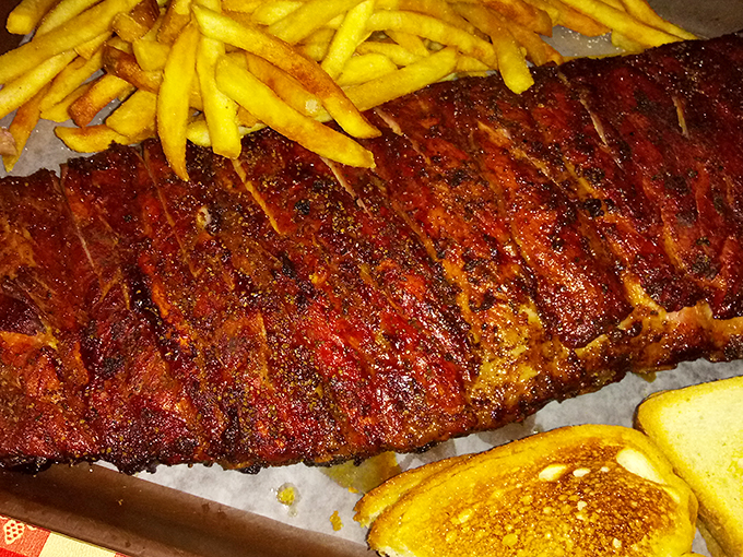 market bar b que and food trucks 4