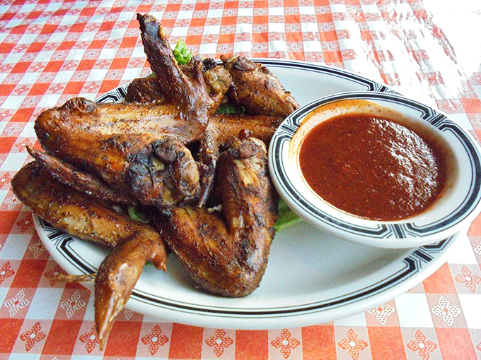 market bar b que and food trucks 8