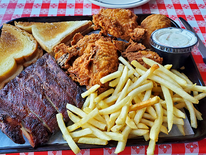 market bar b que and food trucks 9