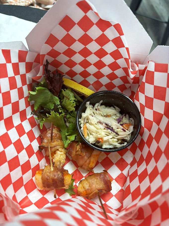 mystic lobster roll company key west 7