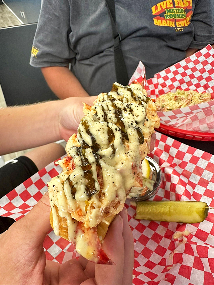 mystic lobster roll company key west 9