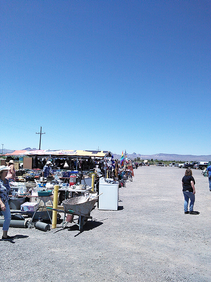 neely's korner indoor fleamarket and outdoor swap meet 4