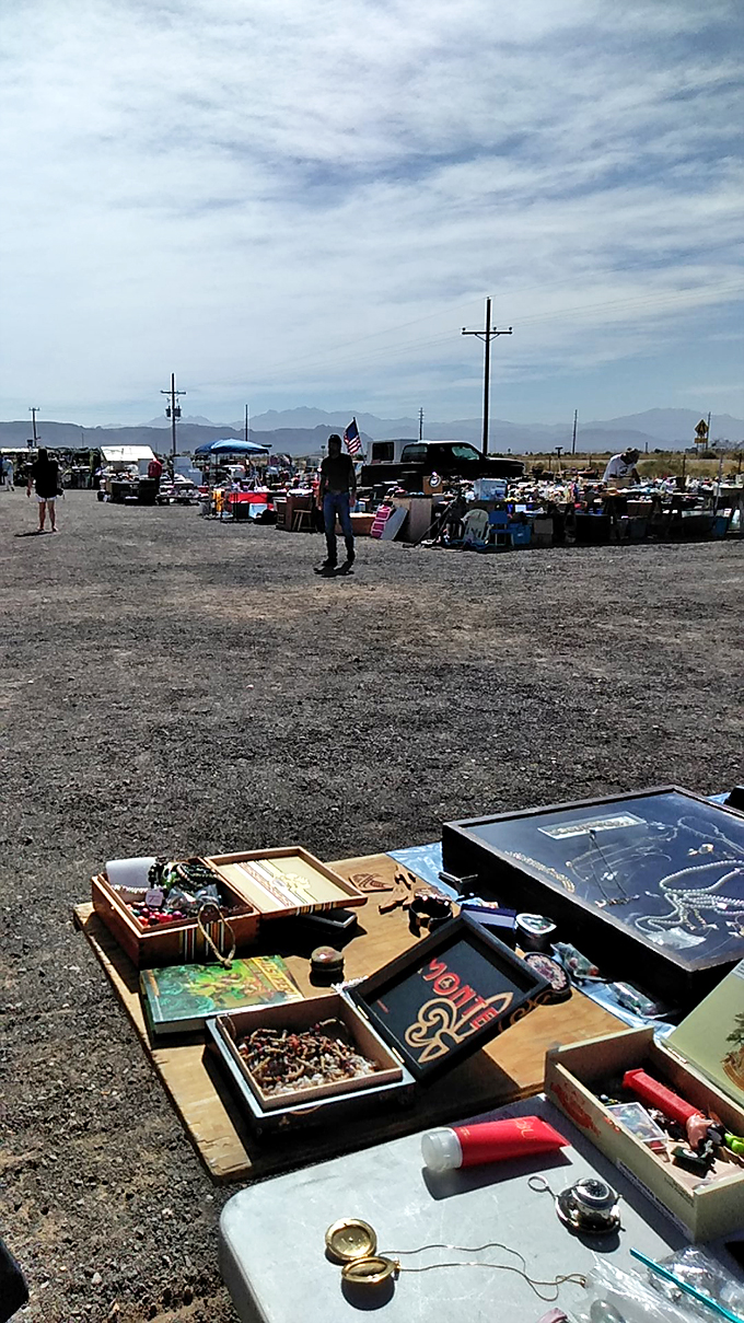 neely's korner indoor fleamarket and outdoor swap meet 7