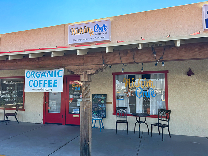 nichim cafe & boutique 1