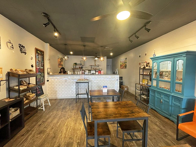 nichim cafe & boutique 7