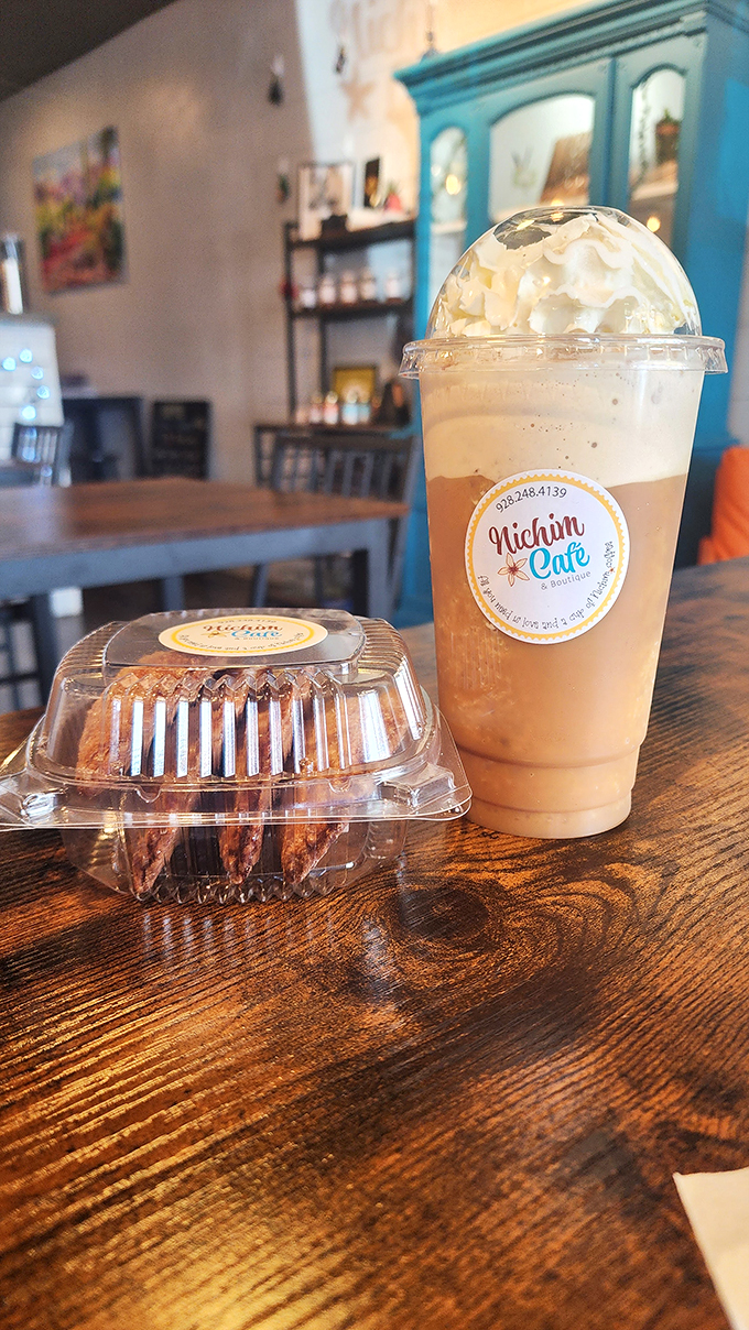 nichim cafe & boutique 9