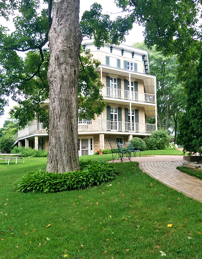 octagon house museum 8