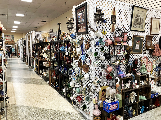 paradise vintage market 5