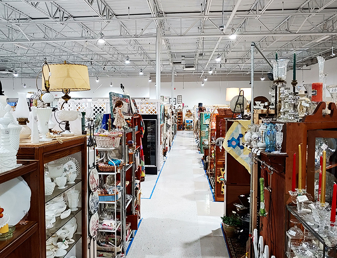 paradise vintage market 6