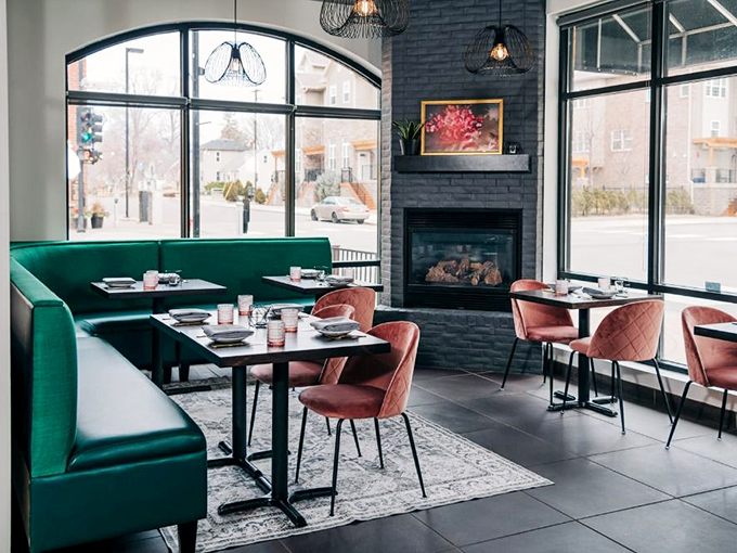 pink ivy kitchen & bar 7