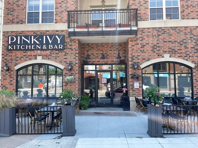 pink ivy kitchen & bar 9