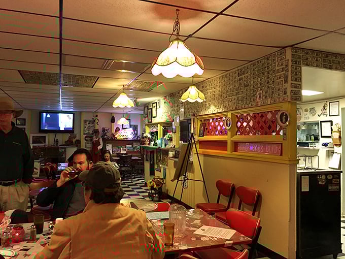 pizza joint at stagecoach 66 motel 5