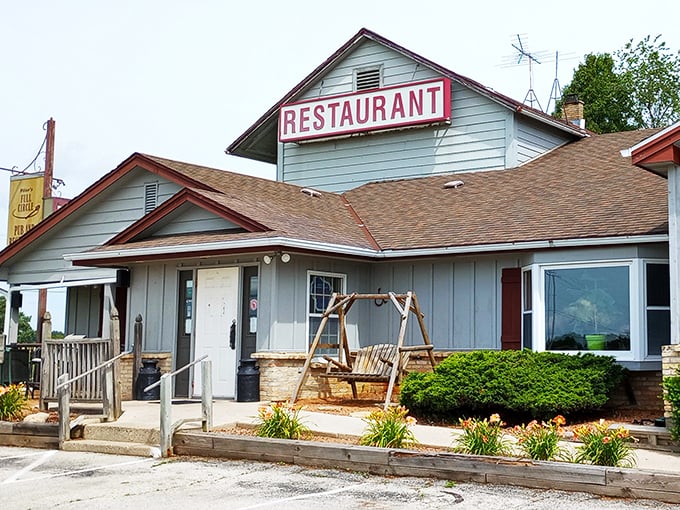 plier&rsquo;s full circle pub 1