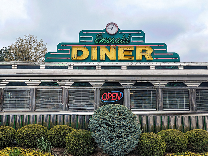 rhonda's emerald diner 1