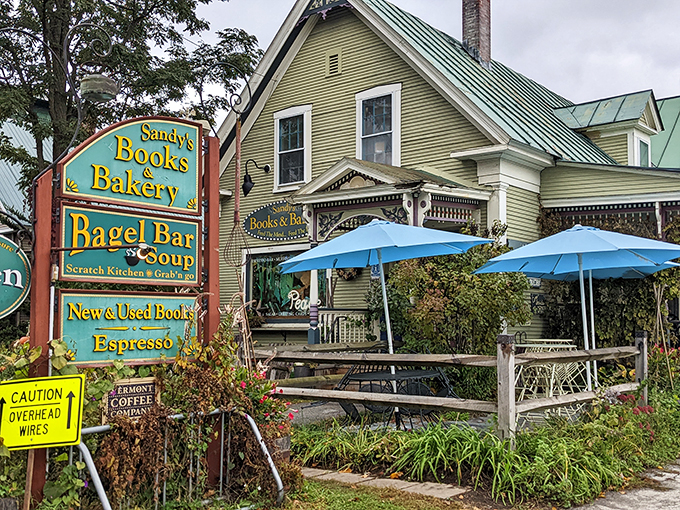 sandy's books and bakery 1