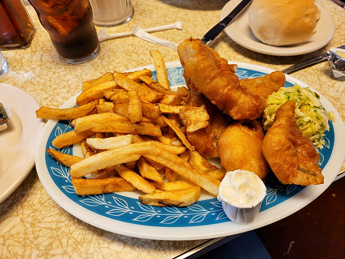 scotty simpson's fish & chips 4