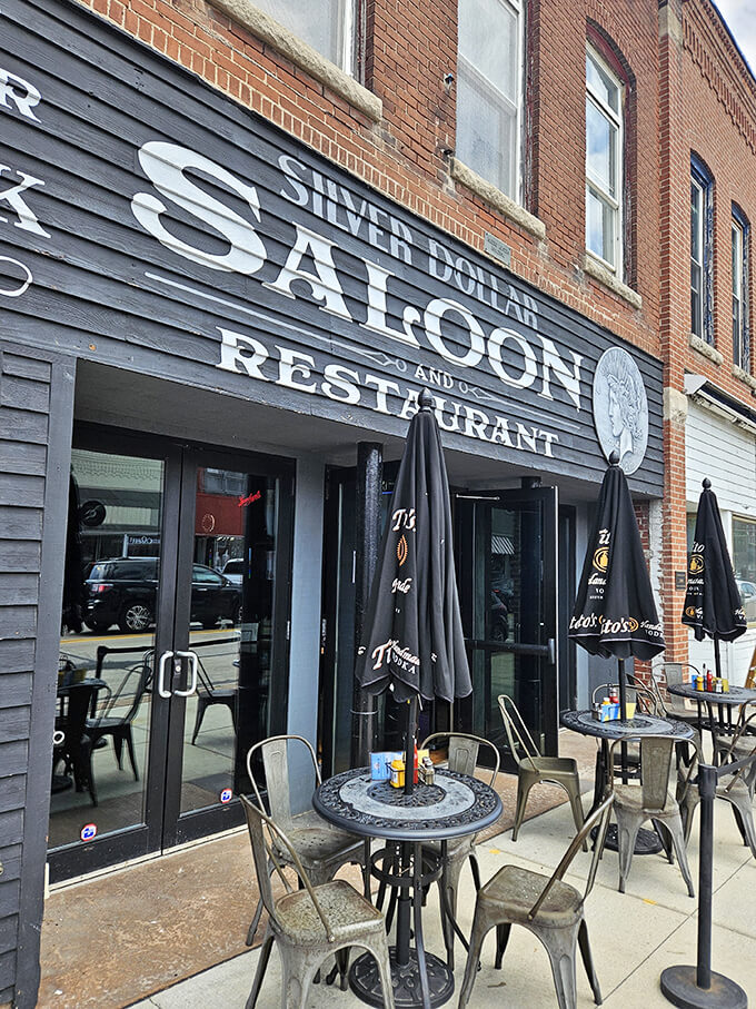 silver dollar bar and restaurant 1