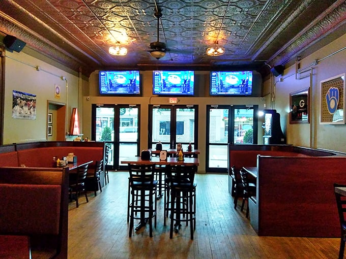 silver dollar bar and restaurant 10