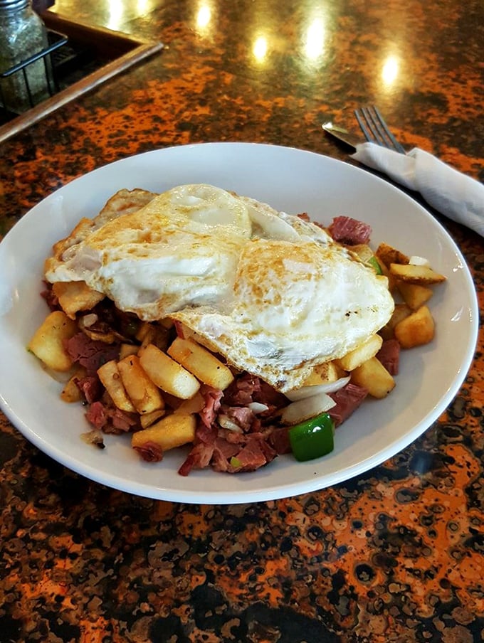 silver dollar bar and restaurant 3